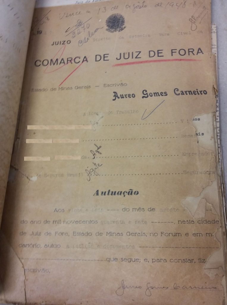 Carteira de Trabalho no arquivo do Fórum Benjamin Colucci emitida em ...