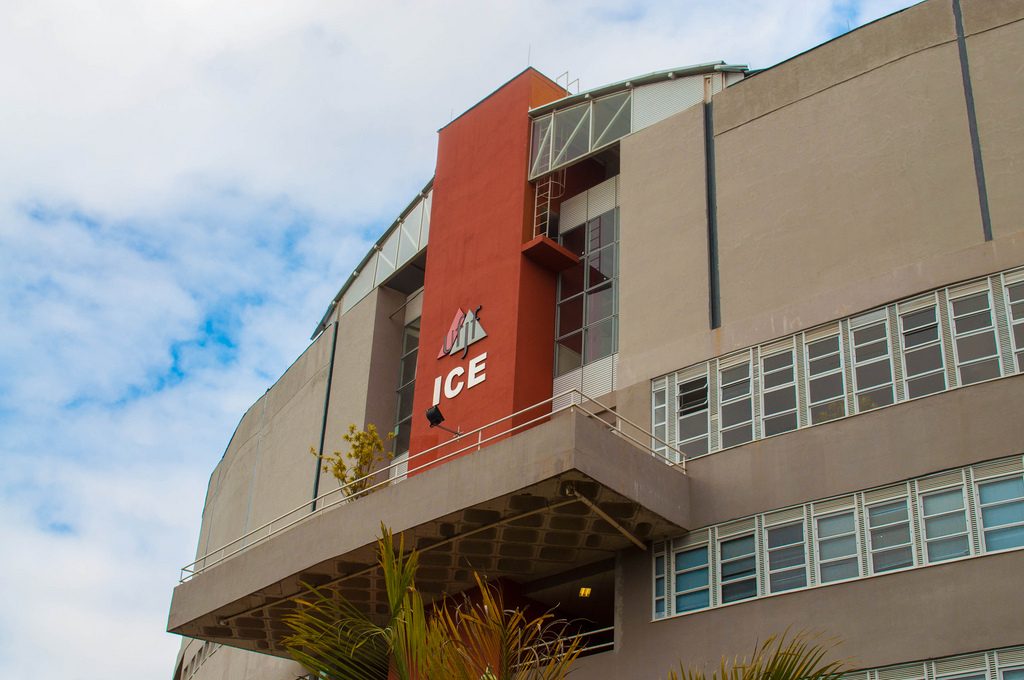 Departamento de Matemática - Site Institucional do Departamento de ...