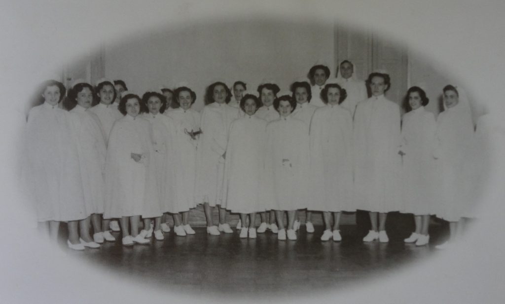 História da Escola de Enfermagem Hermantina Beraldo - Memorial da ...