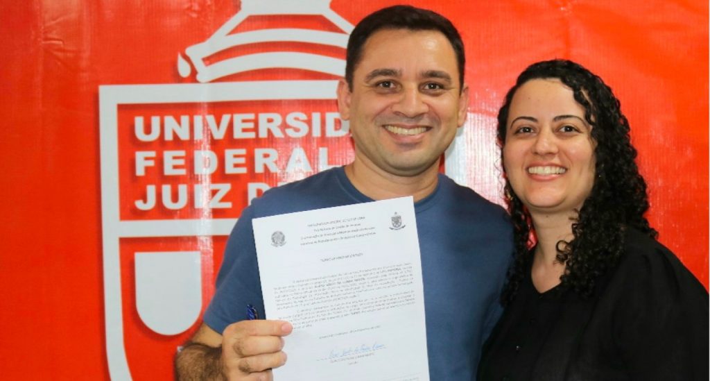 UFJF-GV empossa dois novos servidores - Notícias UFJF
